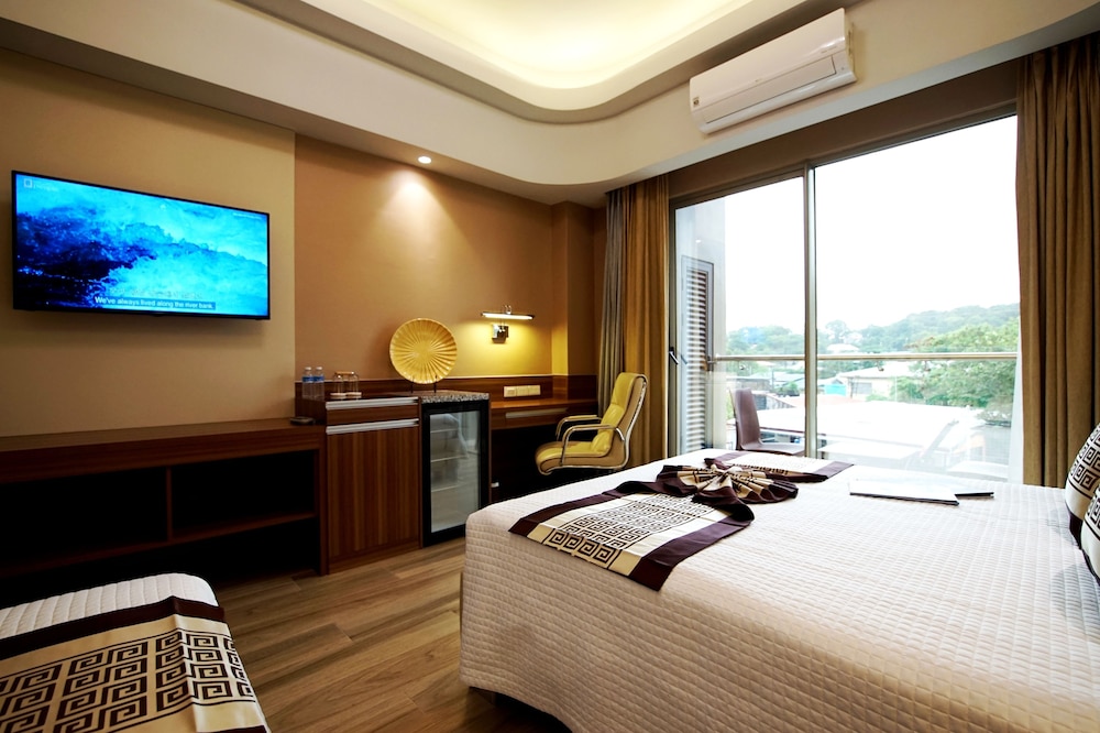 Central Park Reef Resort in Olongapo | Best Rates & Deals on Orbitz