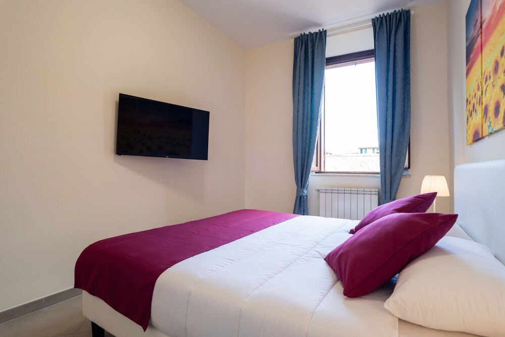 Minerva Monks Inn, Rome: $127 Room Prices & Reviews | Travelocity