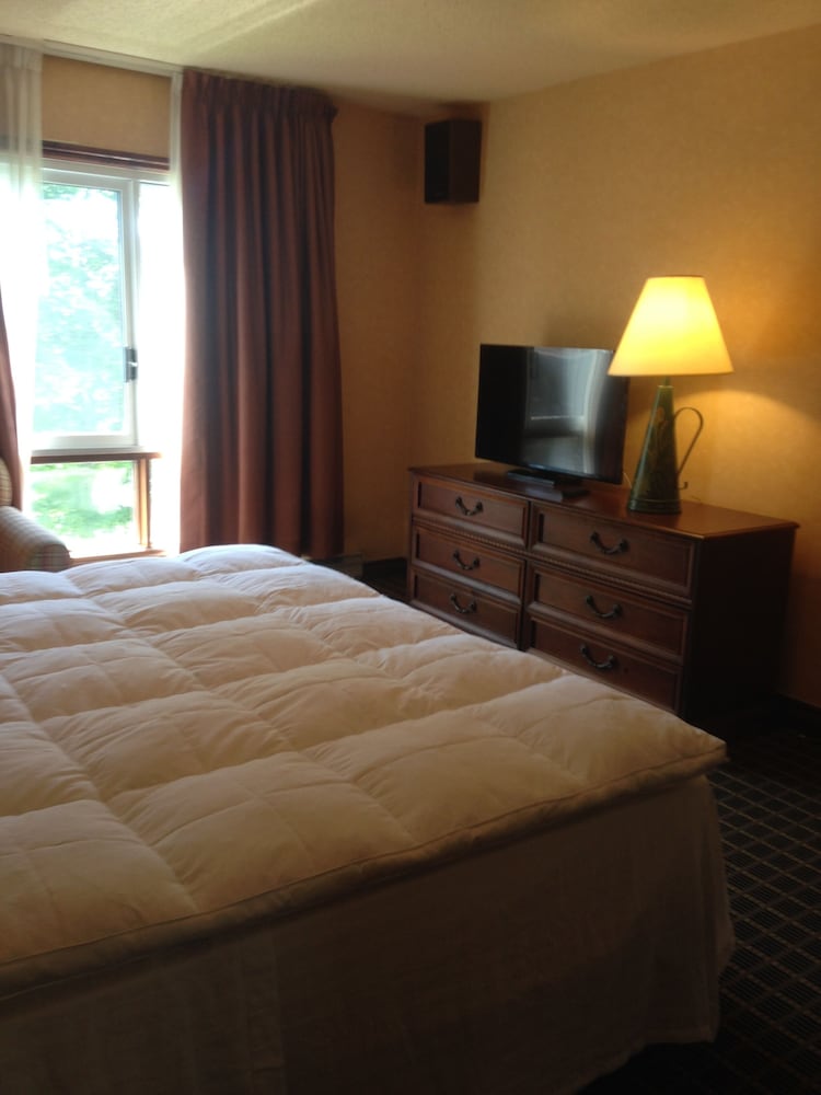 Deerhurst - Private 3 bedroom condo - Huntsville | Vrbo