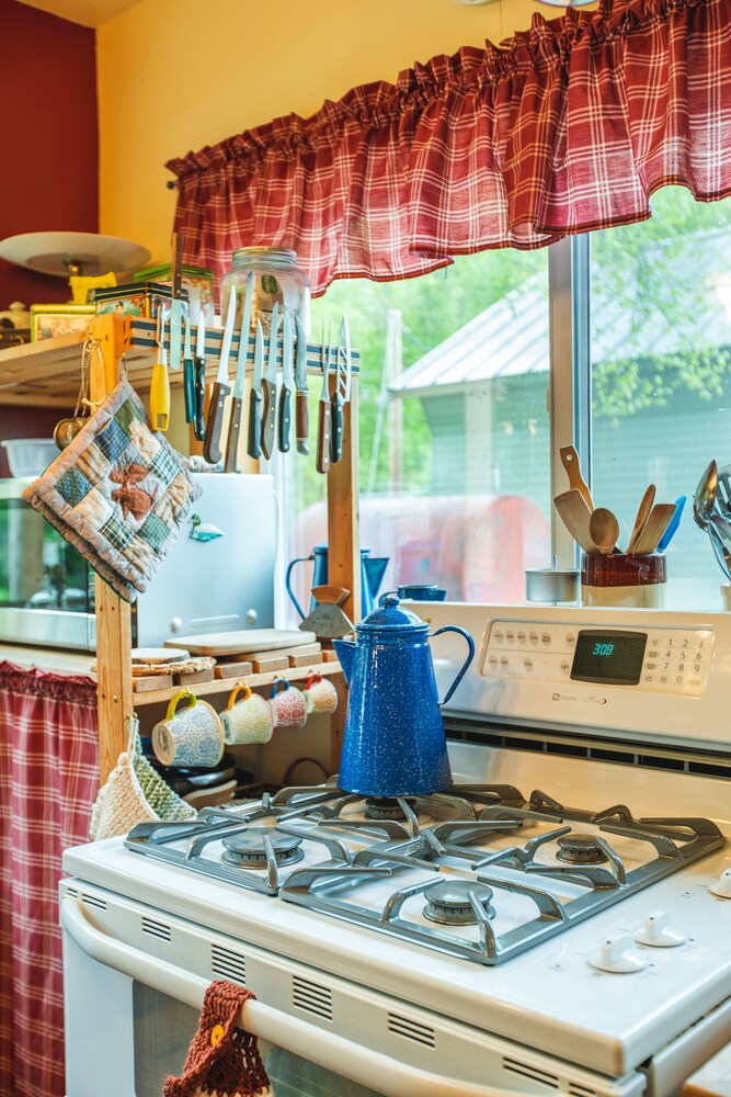 Twiggs Place - historic downtown house: Deals & Reviews (Talkeetna, USA ...