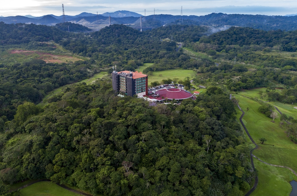 Summit Rainforest & Golf Resort in Ancon | Best Rates & Deals on Orbitz