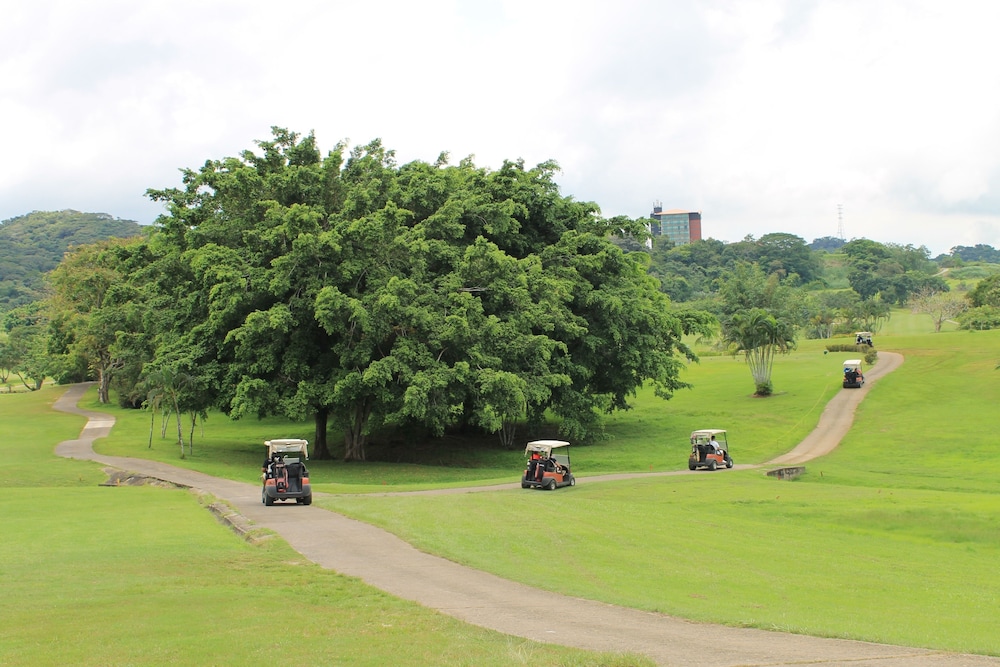 Summit Rainforest & Golf Resort in Panama City | Best Rates & Deals on ...