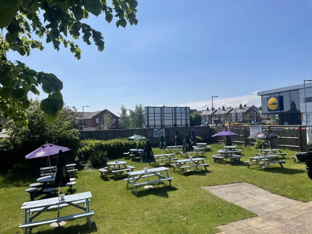 Bull Hotel Halstead by Greene King Inns: AU$79 Deals & Reviews ...