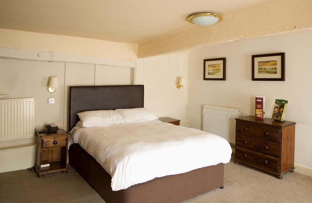 Bull Hotel Halstead by Greene King Inns: AU$79 Deals & Reviews ...