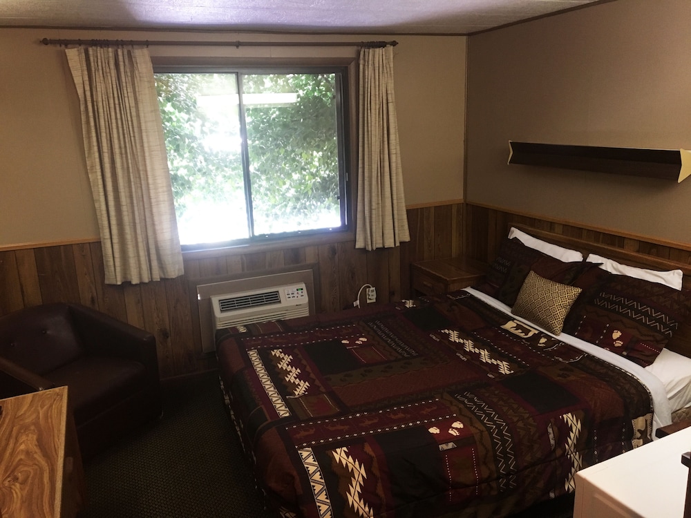 The Lodge At Lolo Hot Springs, Lolo: $116 Room Prices & Reviews ...