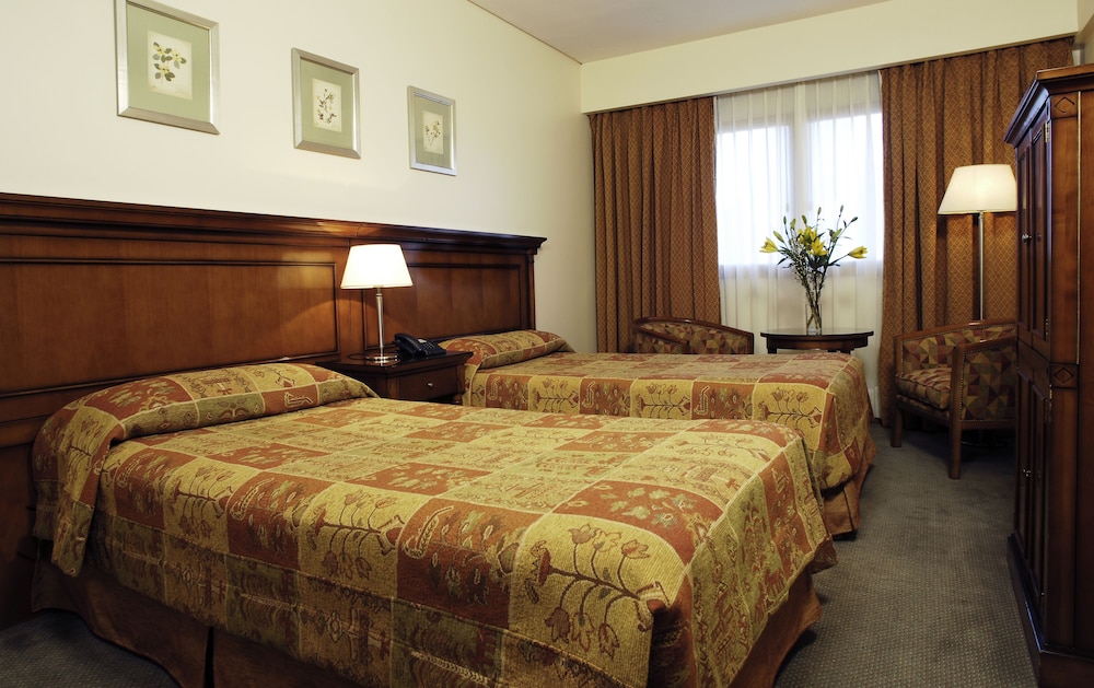 Albatros Hotel, Ushuaia: $72 Room Prices & Reviews | Travelocity