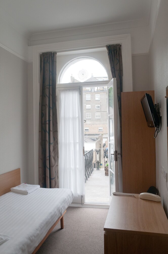 Lords Hotel: AU$127 Deals & Reviews (London, GBR) | Wotif