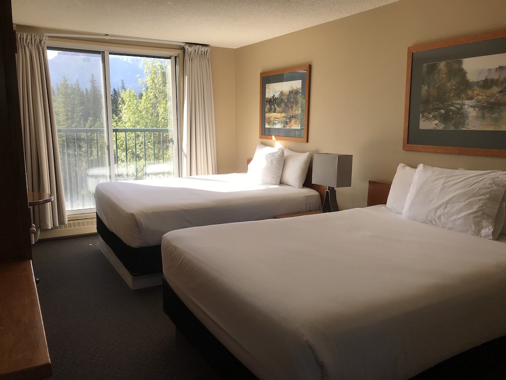 The Drake Inn, Canmore: $62 Room Prices & Reviews | Travelocity