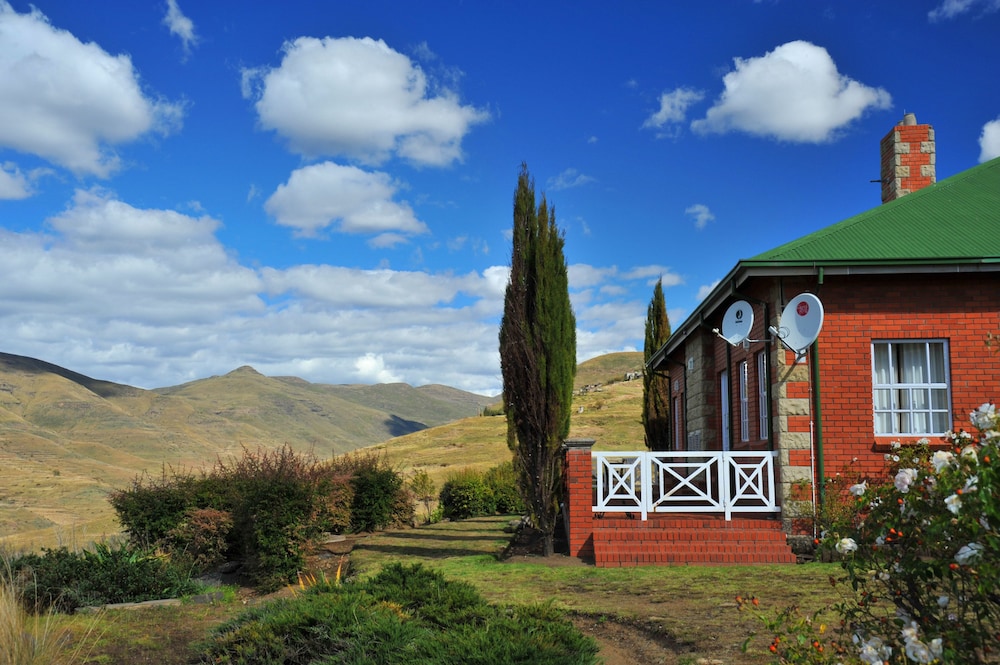 Mohale Lodge, Likalaneng: Room Prices & Reviews | Travelocity