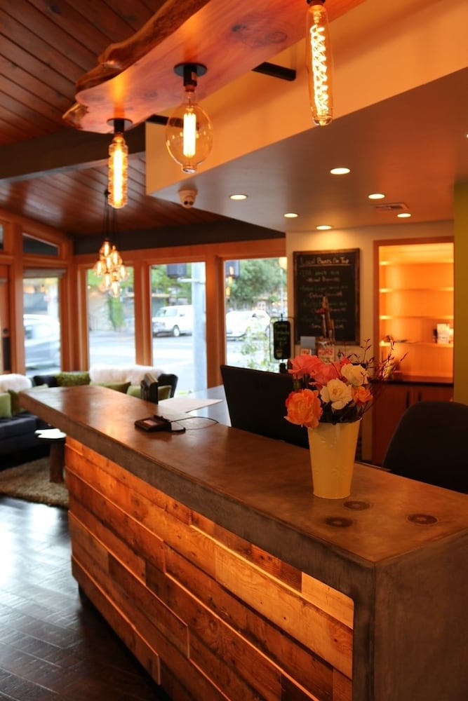 Room Deals for Timbers Inn, Eugene starting at | Hotwire