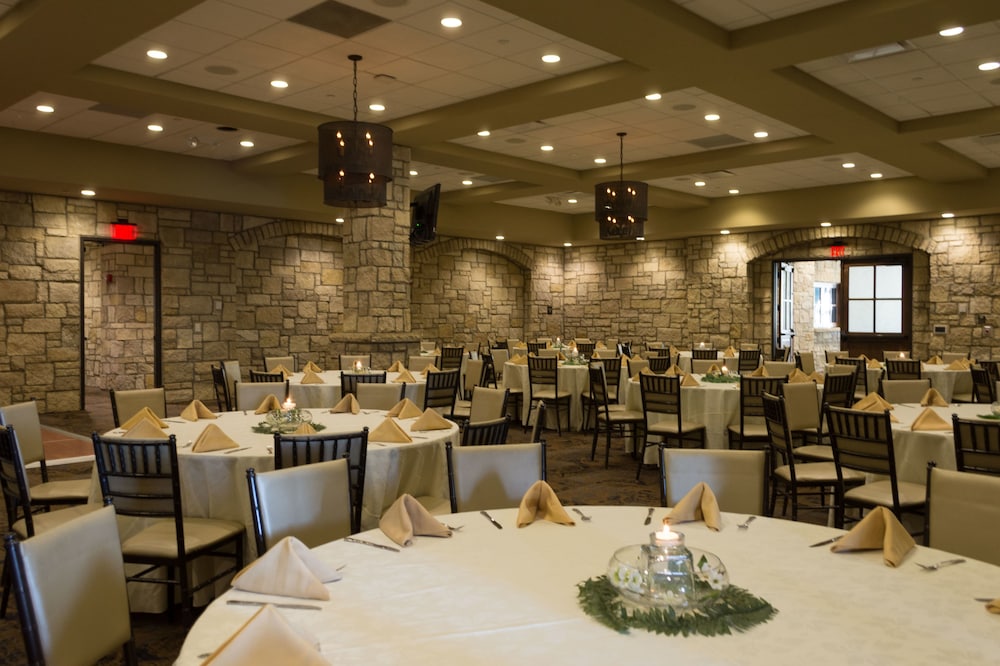 The Oread Lawrence, Tapestry Collection by Hilton in Lawrence | Best ...