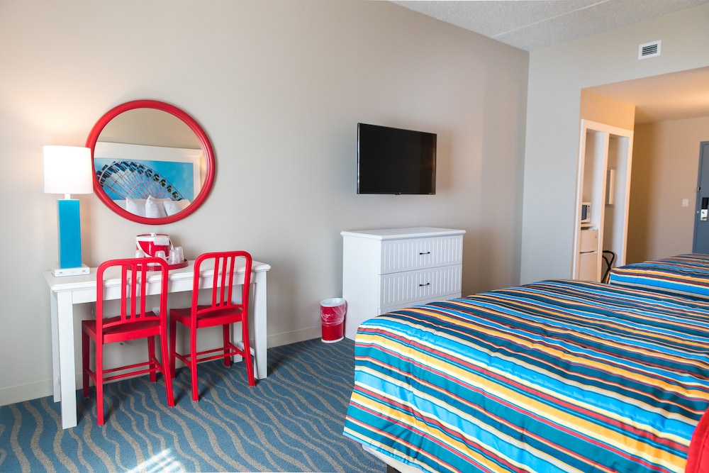 Cedar Point's Hotel Breakers: 2019 Room Prices $191, Deals & Reviews ...