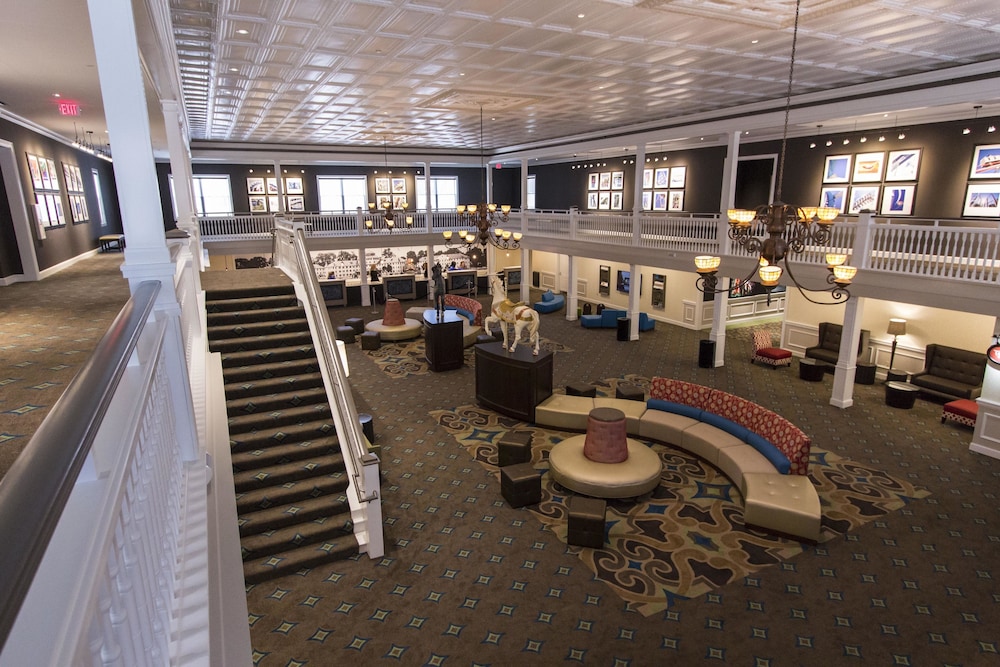 Cedar Point's Hotel Breakers in Sandusky | Best Rates & Deals on Orbitz