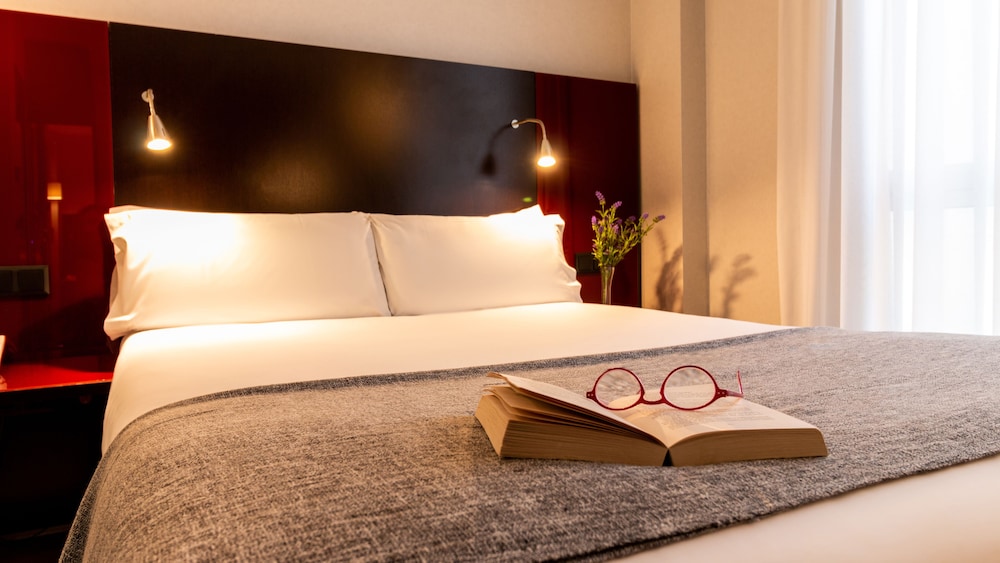 SM Hotel Sant Antoni: AU$113 Deals & Reviews (Barcelona, ESP) | Wotif