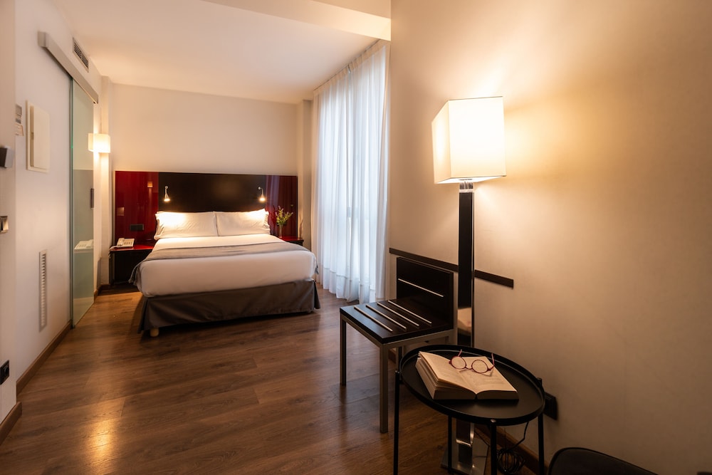 SM Hotel Sant Antoni: AU$113 Deals & Reviews (Barcelona, ESP) | Wotif