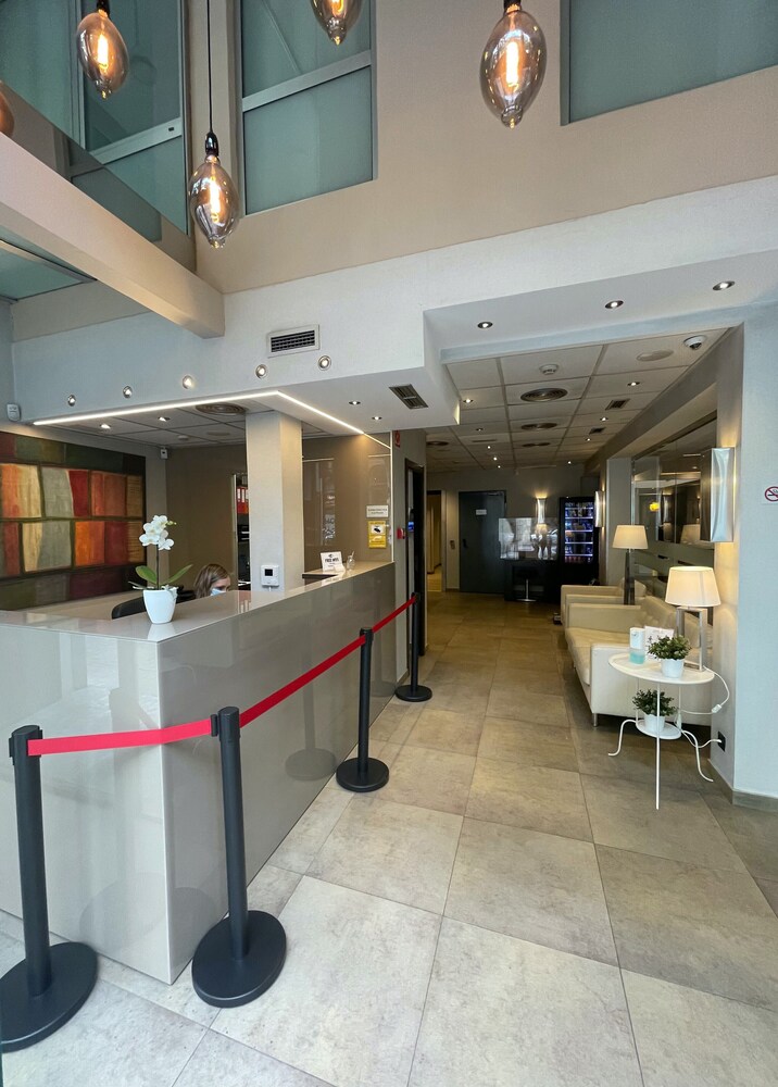 SM Hotel Sant Antoni: AU$113 Deals & Reviews (Barcelona, ESP) | Wotif