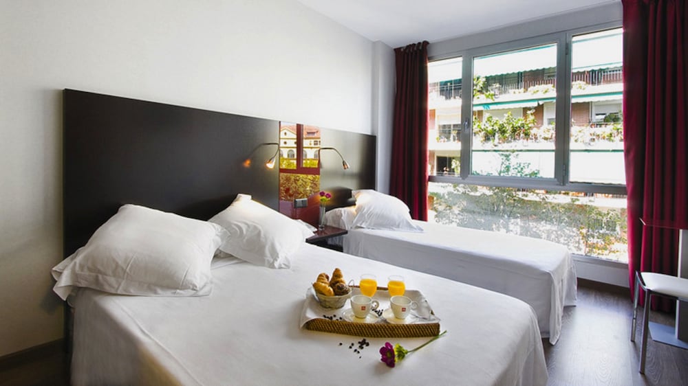 SM Hotel Sant Antoni: AU$113 Deals & Reviews (Barcelona, ESP) | Wotif