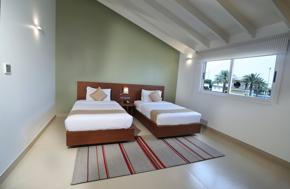 Al Bander Hotel & Resort in Sitra | Best Rates & Deals on Orbitz