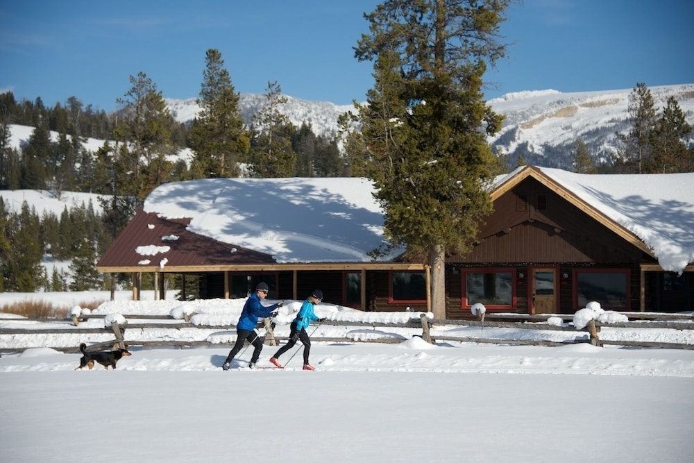 Turpin Meadow Ranch in Moran | Best Rates & Deals on Orbitz