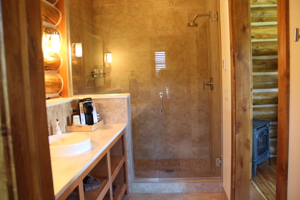 Turpin Meadow Ranch in Moran | Best Rates & Deals on Orbitz