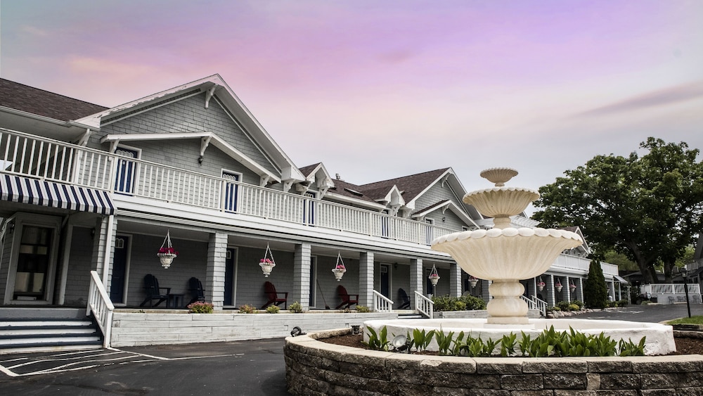 The French Country Inn Lake Geneva , Lake Geneva: 2020 Room Prices ...