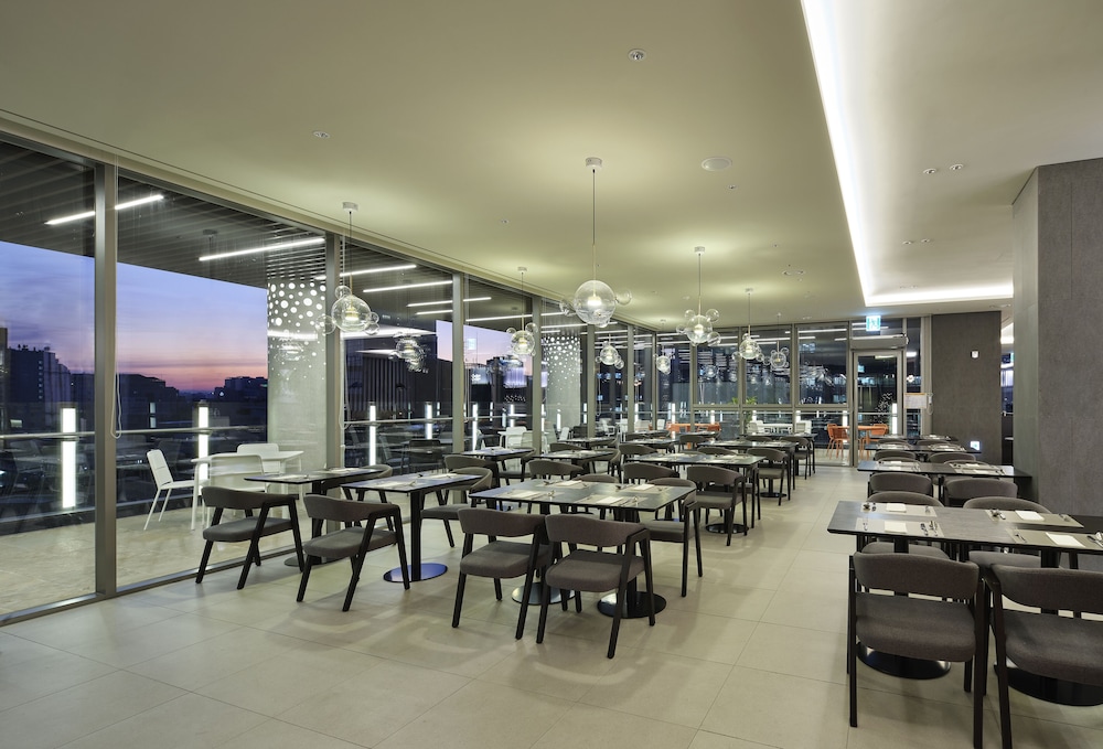 Nine Tree Premier Hotel Insadong in Seoul | Best Rates & Deals on Orbitz