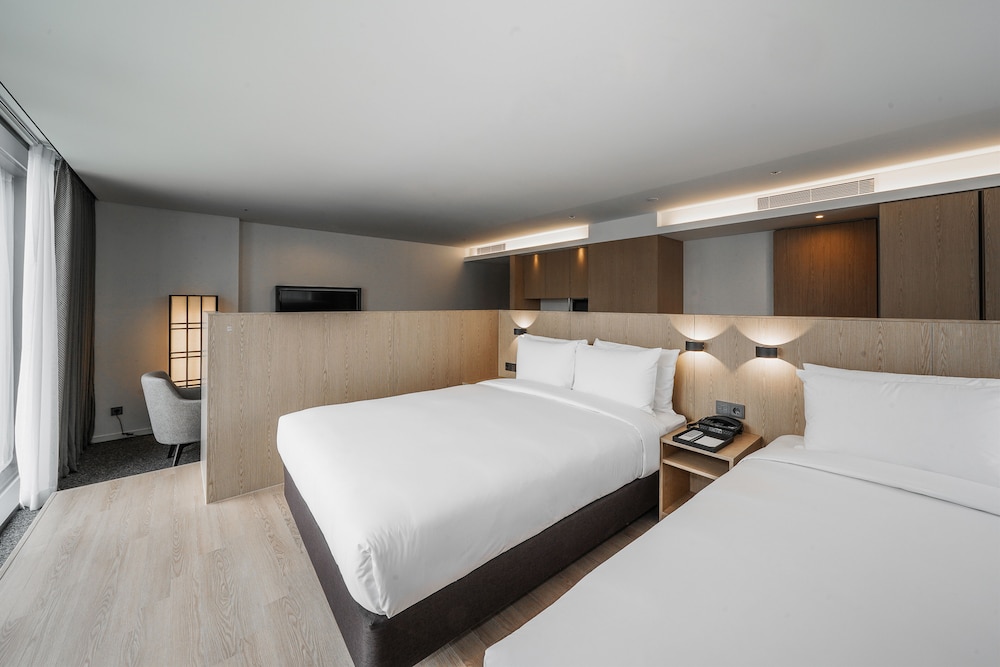 Nine Tree Premier Hotel Insadong in Seoul | Best Rates & Deals on Orbitz