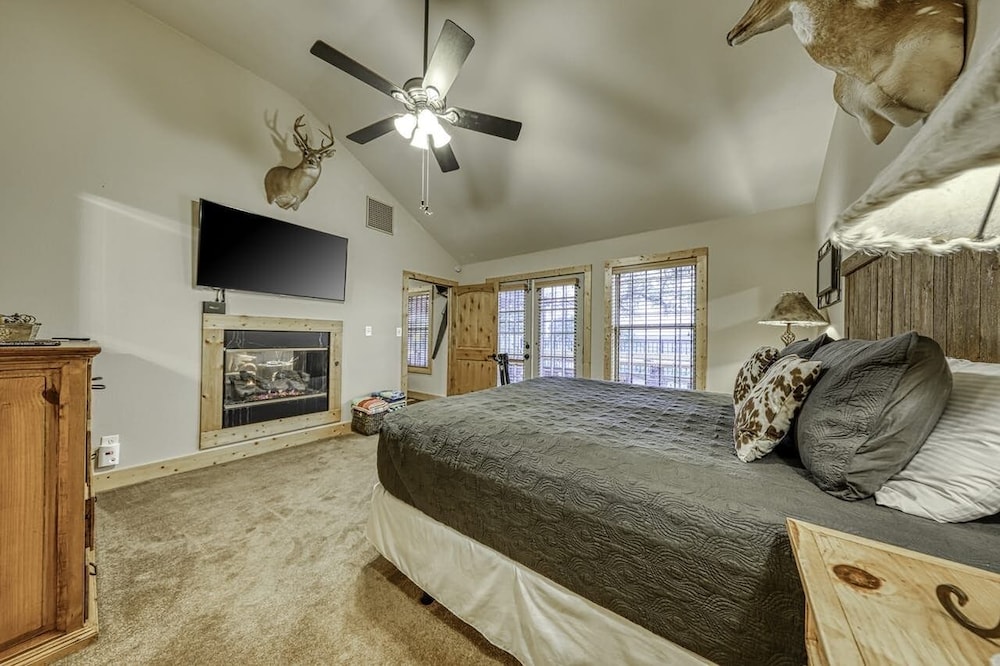 Lake Travis Waterfront with Resort Style Pool and Million Dollar Views ...