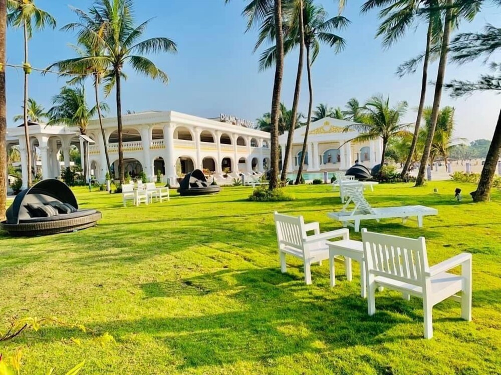 Chaung Tha Lodge, Chaung Thar: Room Prices & Reviews | Travelocity