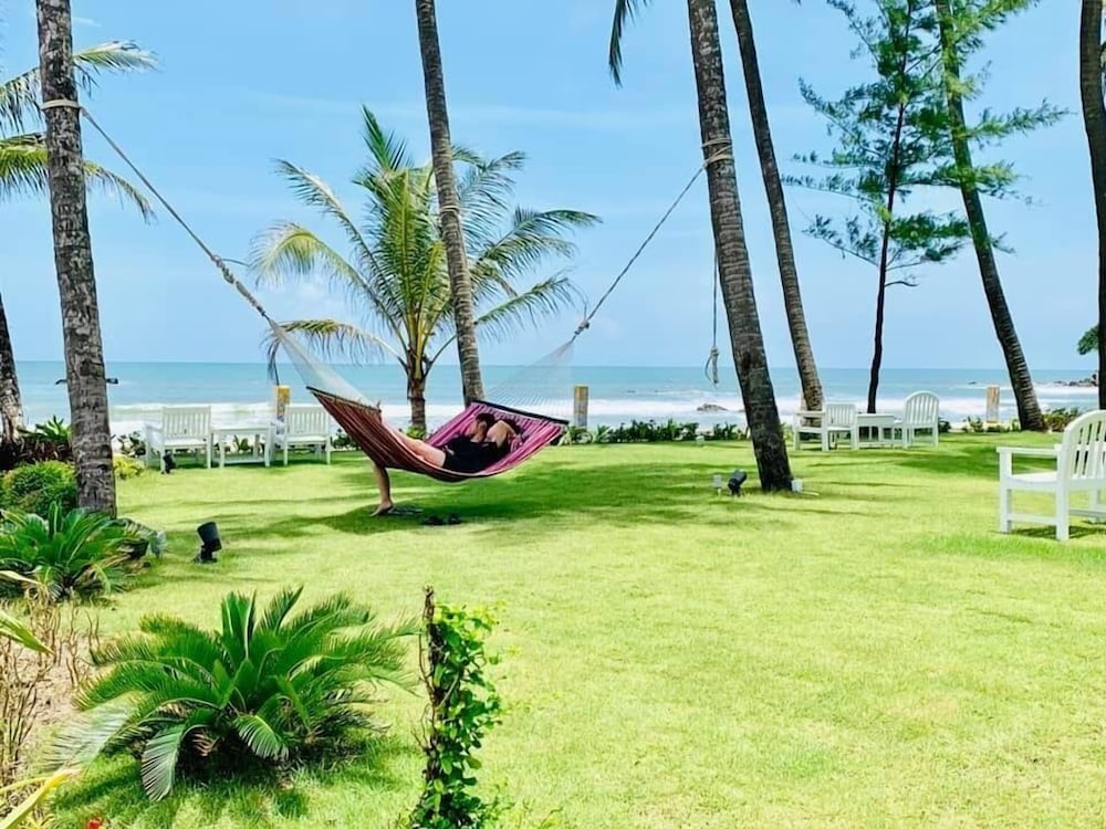 Chaung Tha Lodge, Chaung Thar: Room Prices & Reviews | Travelocity