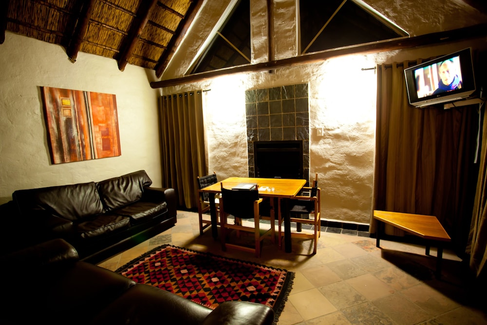 Umuzi Lodge, Secunda: Room Prices & Reviews | Travelocity