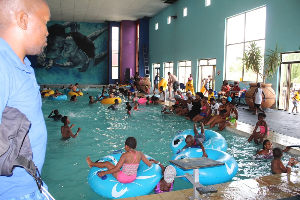 Umuzi Lodge, Secunda: Room Prices & Reviews | Travelocity