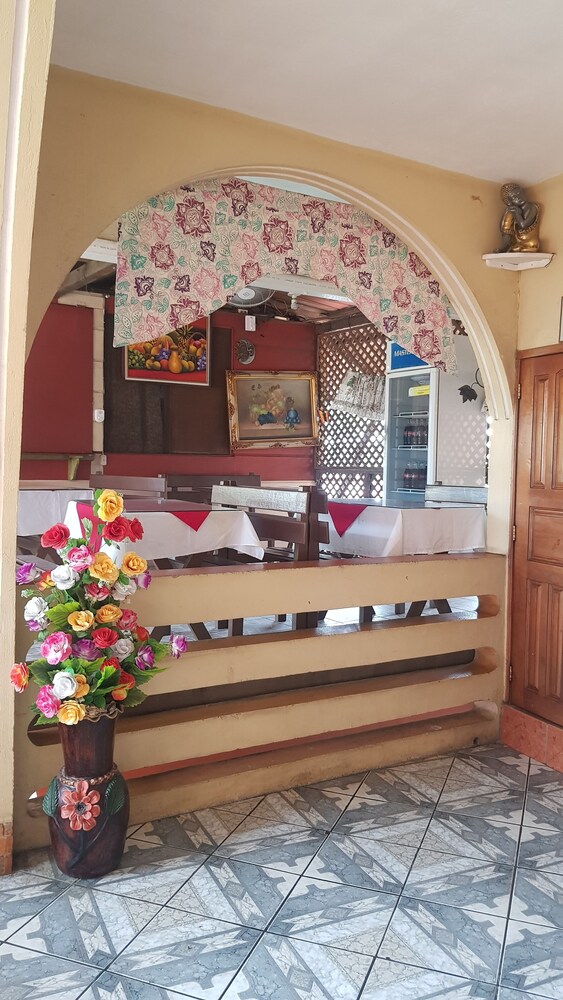 Hotel Matias de Galvez, Puerto Barrios: Room Prices & Reviews | Travelocity