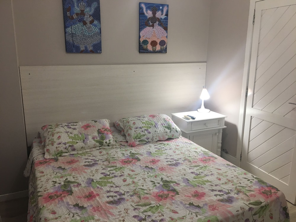 Luxurious house ocean front , ocean view from the living room and ...