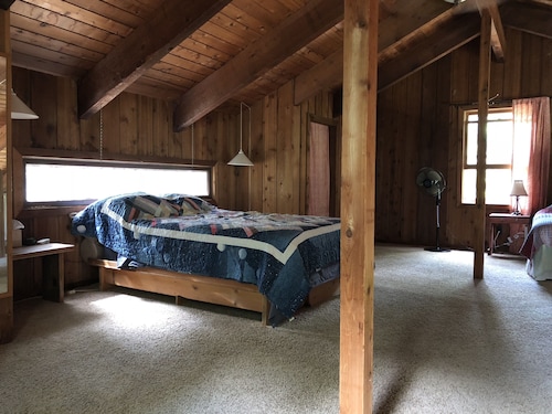 Private Baraboo Bluffs Cabin With Peacocks! - Baraboo, WI
