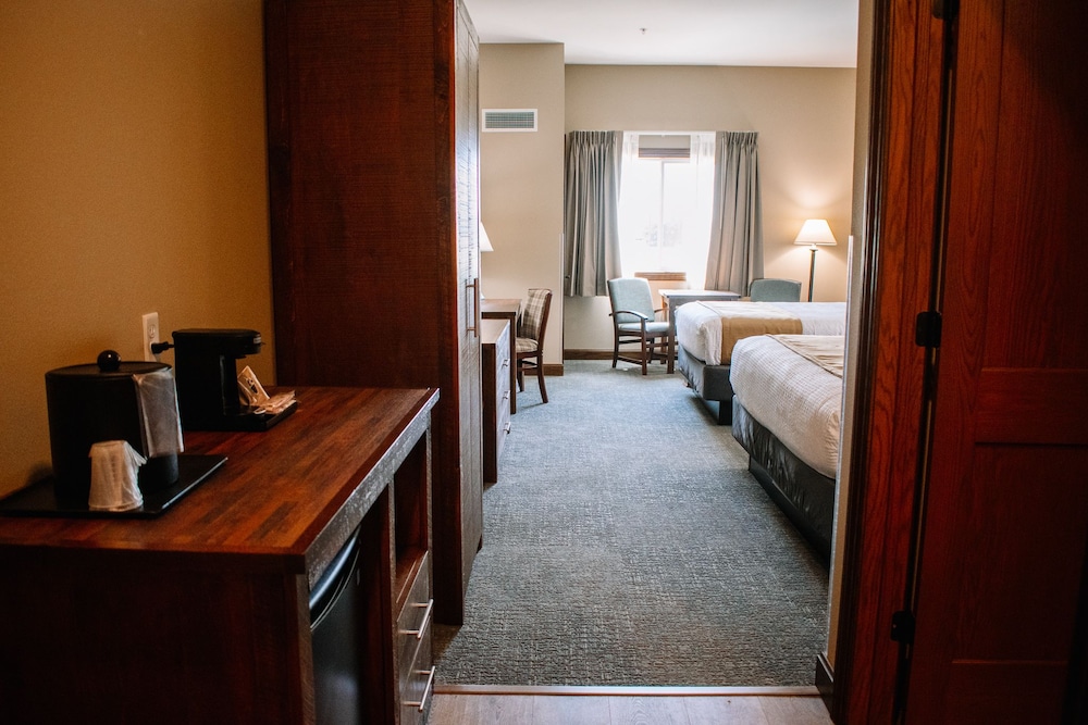 The Lodge at Mauston in Mauston | Best Rates & Deals on Orbitz