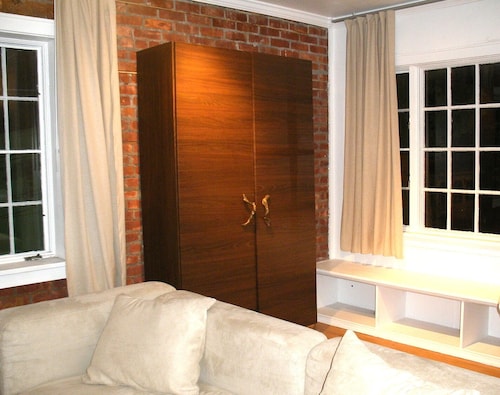 Suites In Saugerties Village. - Saugerties, NY