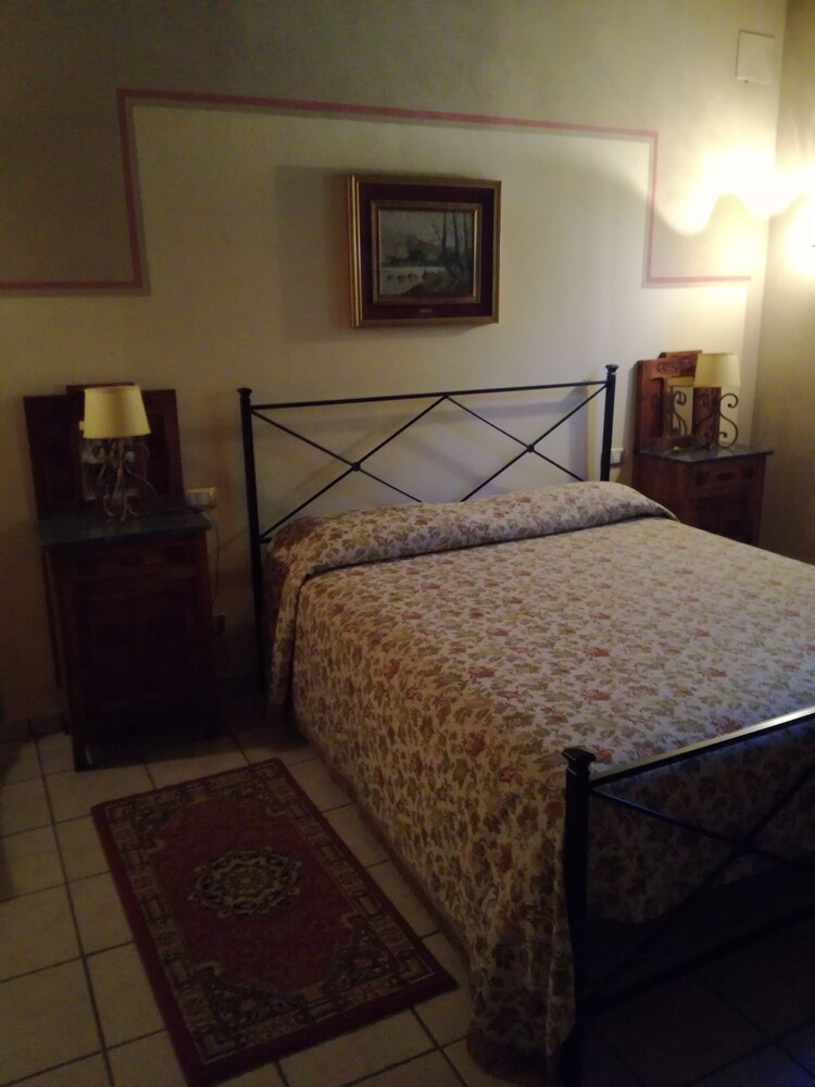 Rosa Tea - 1 bouquet et la Rose - Montefalco | Abritel