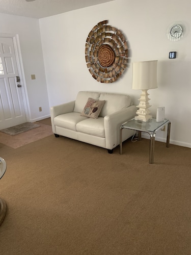 Sunshine Room - Tropical Oasis At Pairadice Palms - Lake Worth, FL