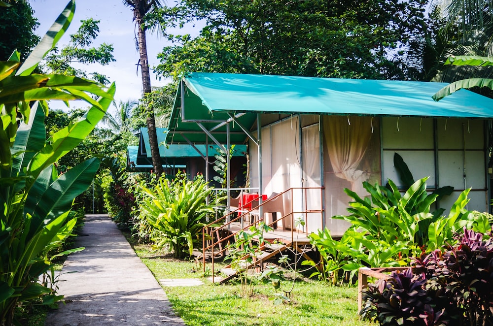 Hotel Tortuguero Beachfront: AU$120 Deals & Reviews (Colorado, CRI) | Wotif