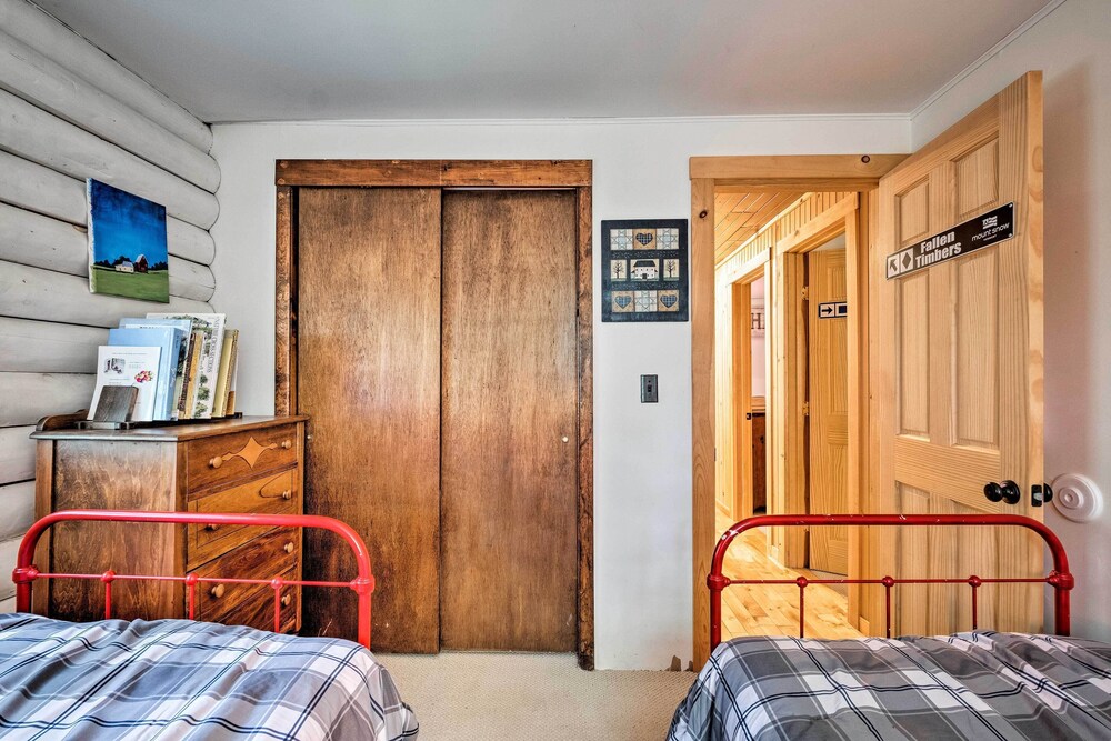 Private Wooded Cabin: 7 Mi to Mount Snow! - Wilmington | Vrbo