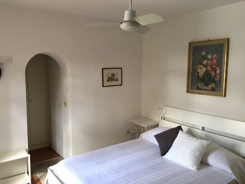 A small house in the green in the heart of Veio Park - Sacrofano | Vrbo