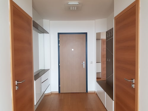 Modern Flat With A Panoramic View On Bratislava - Bratislava