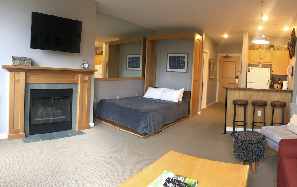 Long Trail House Studio at Stratton Mountain Resort: Deals & Reviews ...