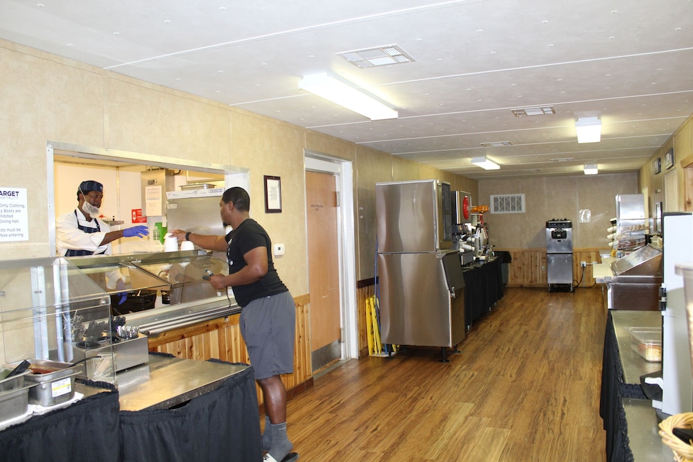 Target Hospitality-Kermit North Lodge: Deals & Reviews (Kermit, USA ...