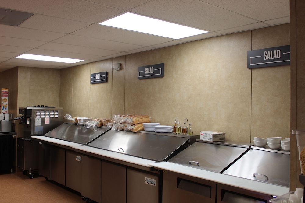 Target Hospitality-Seven Rivers Lodge Carlsbad in Carlsbad | Best Rates ...