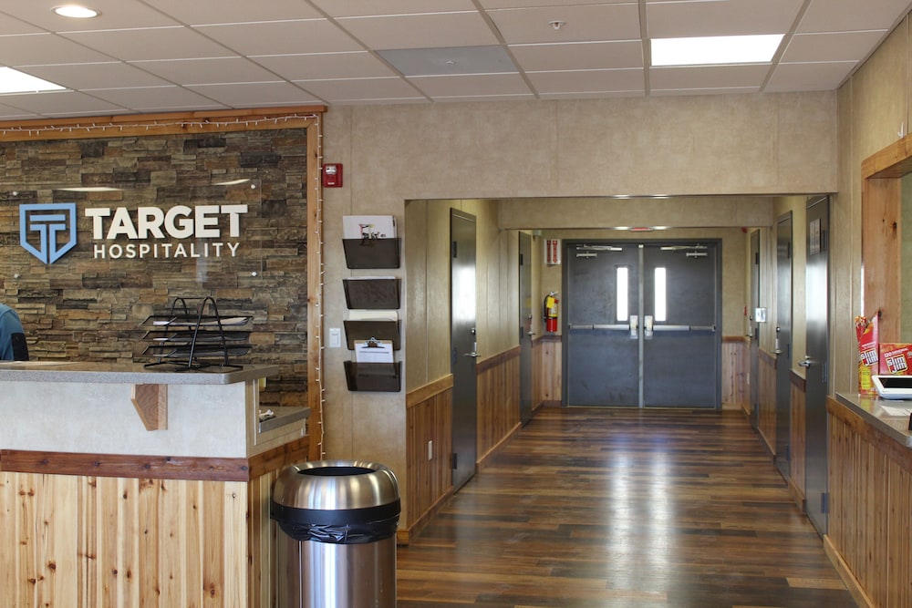 Target Hospitality-Seven Rivers Lodge Carlsbad: Rooms, Reviews & Deals ...