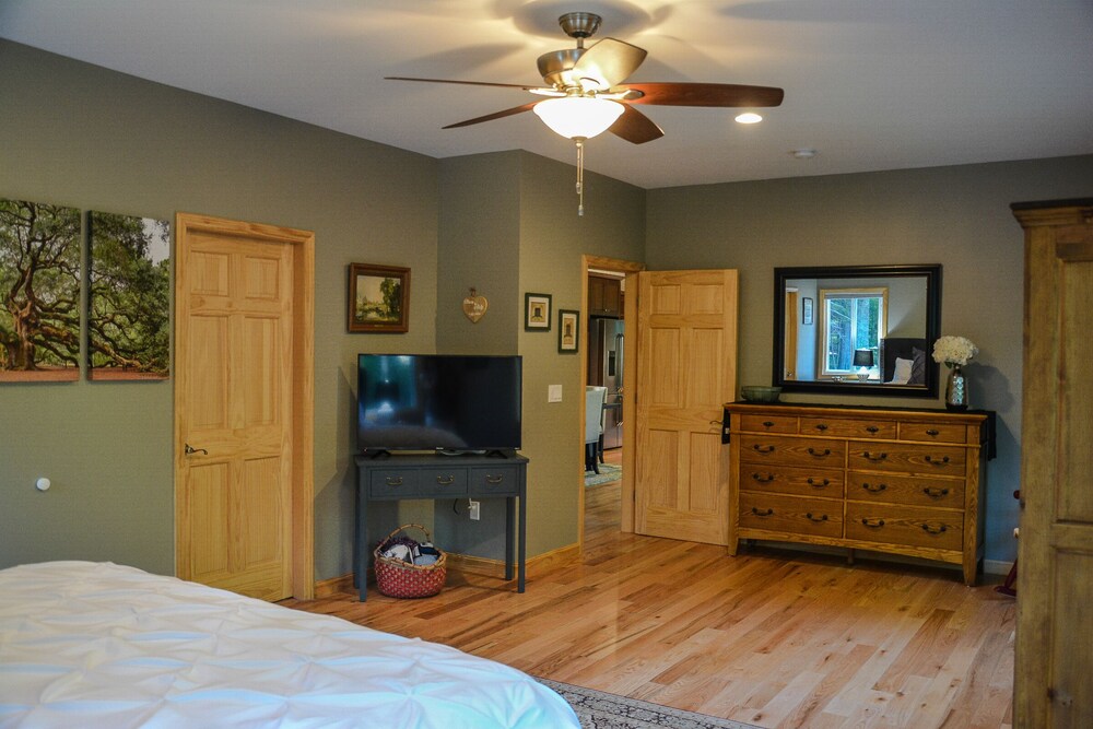 Luxury chalet nr Attitash w/fireplace-3 br;2+ba - Glen | Stayz