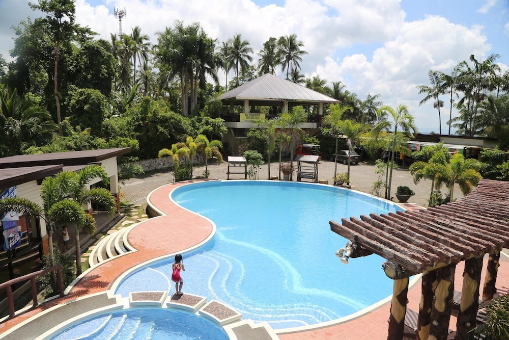 Kamayan sa Palaisdaan Hotel and Resort in Tayabas City | Best Rates ...