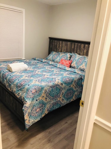 Cozy Stay Neargreensboro Coliseum&koury Convention - Greensboro, NC